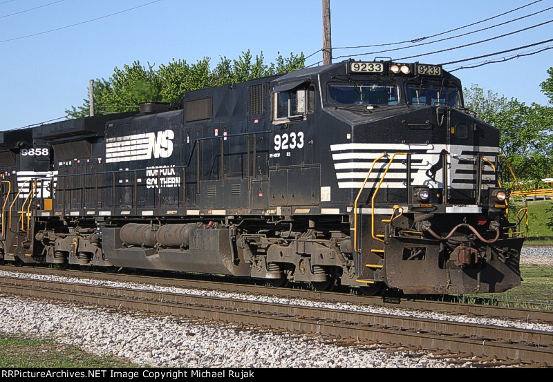 NS 9233